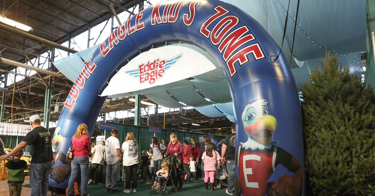 NRA Blog | Eddie Eagle Kid Zone Drawing Big Crowds